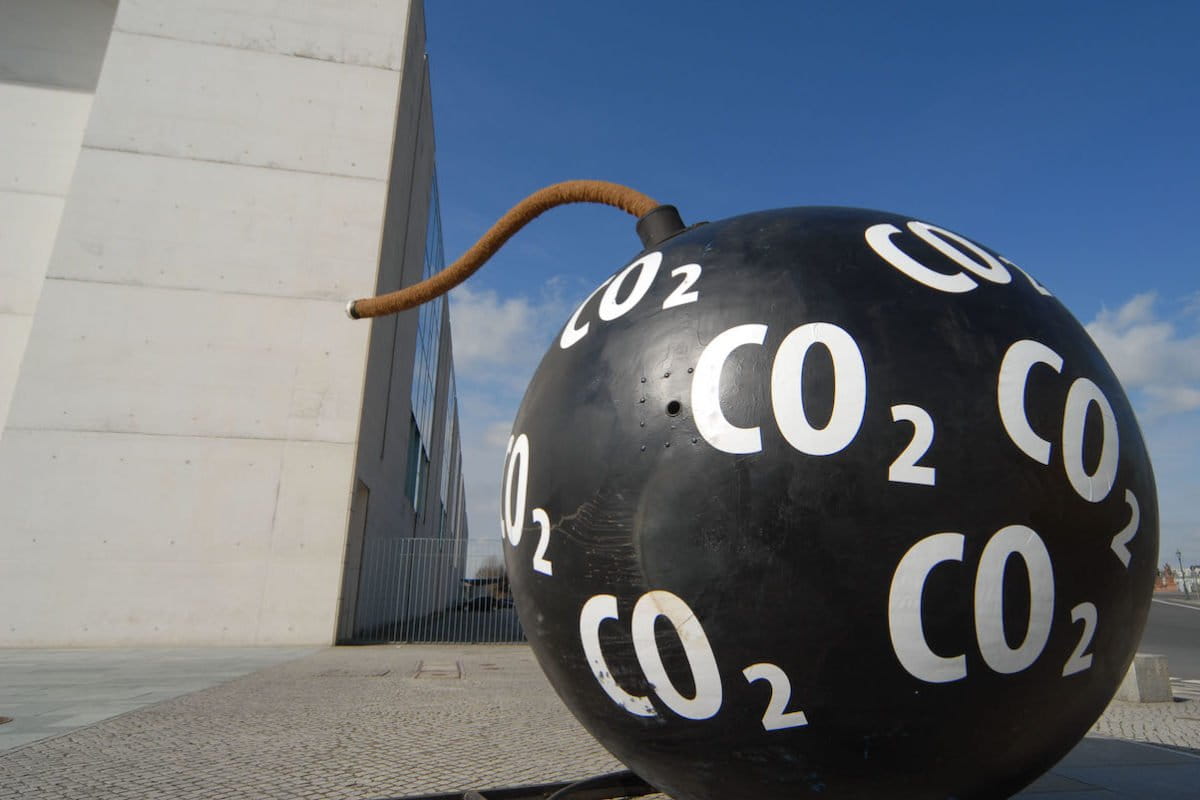 Greenpeace activists built a symbolic carbon bomb to protest carbon ...