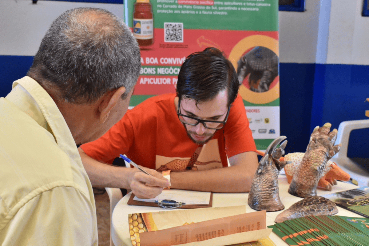 Sweet solution: Armadillo-friendly honey helps Brazil beekeepers, giant armadillos