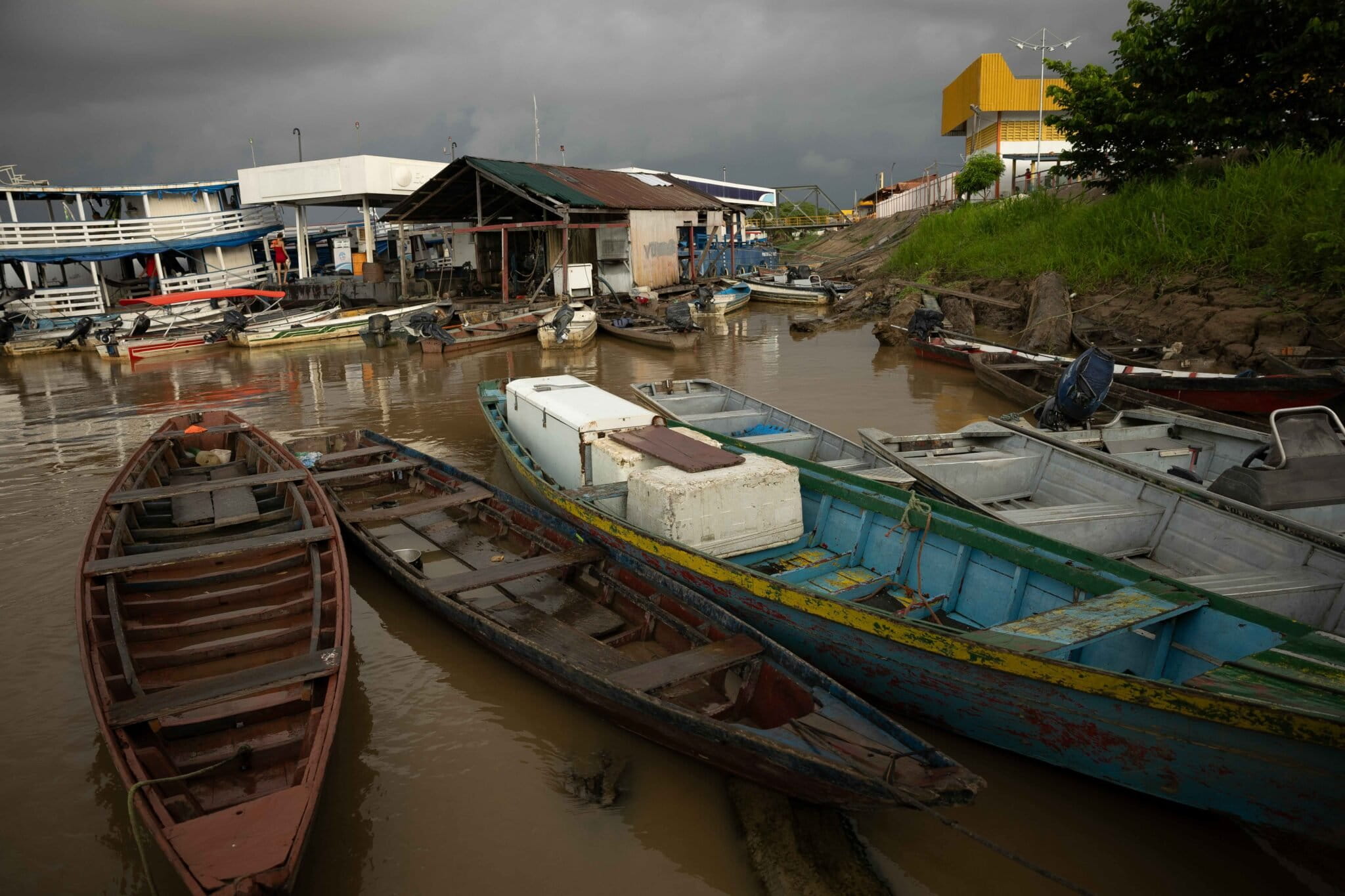 Hydropower plants disrupt fishers’ lives in Amazon’s most biodiverse ...