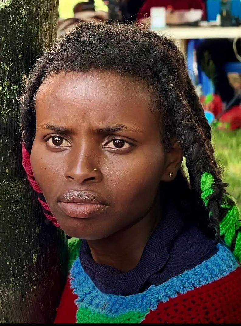 Kenyan woman hugs tree for 72 hours in protest against loss of beloved ...