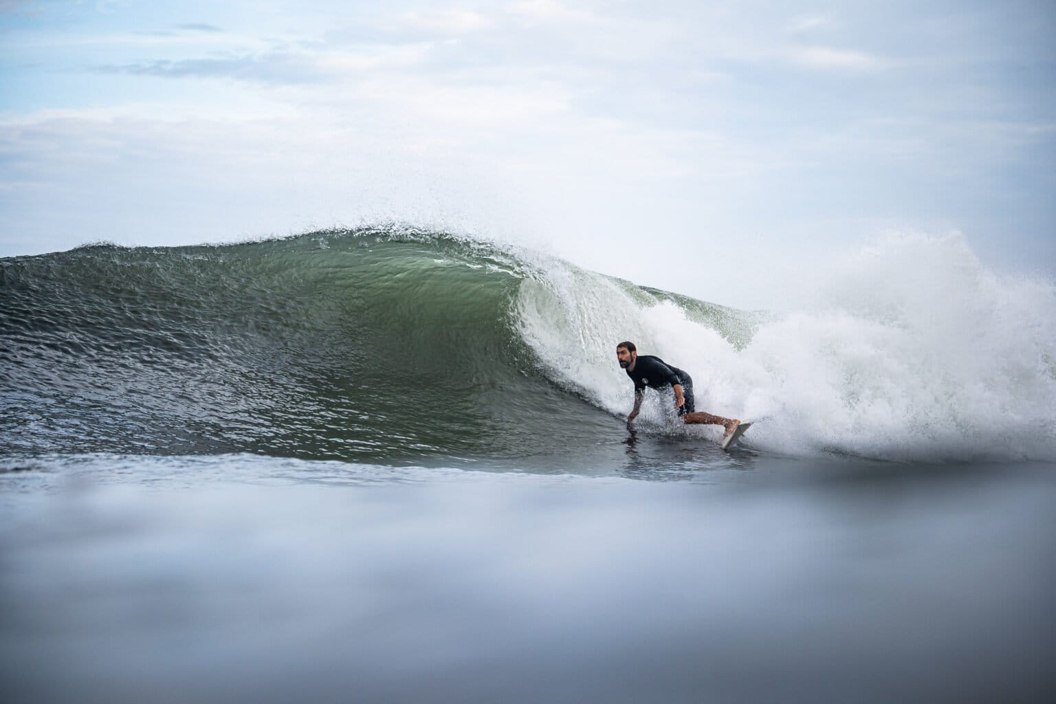 Proponen proteger ecosistemas marinos a través del surf | ENTREVISTA