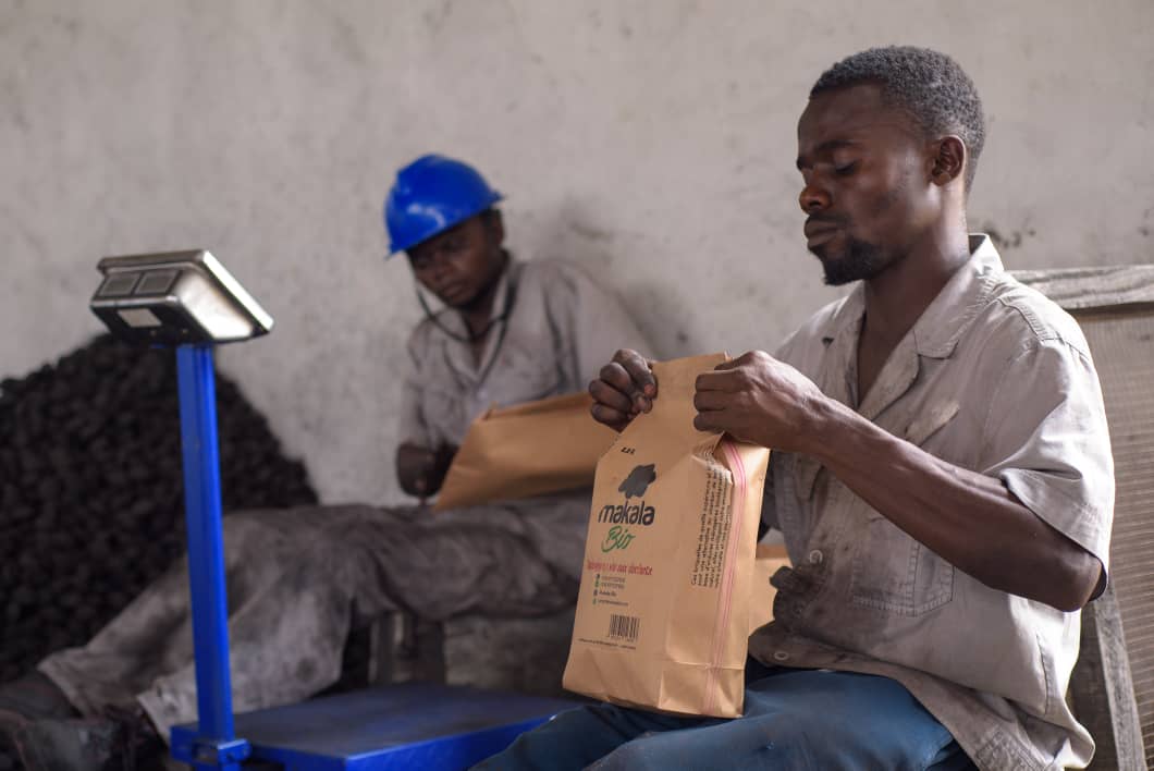 RDC : Les entrepreneurs à l’assaut du biocharbon pour lutter contre la ...
