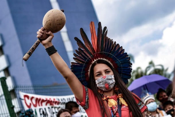 Samela Sateré Mawé, jovem ativista indígena: “Somos guerreiros digitais”