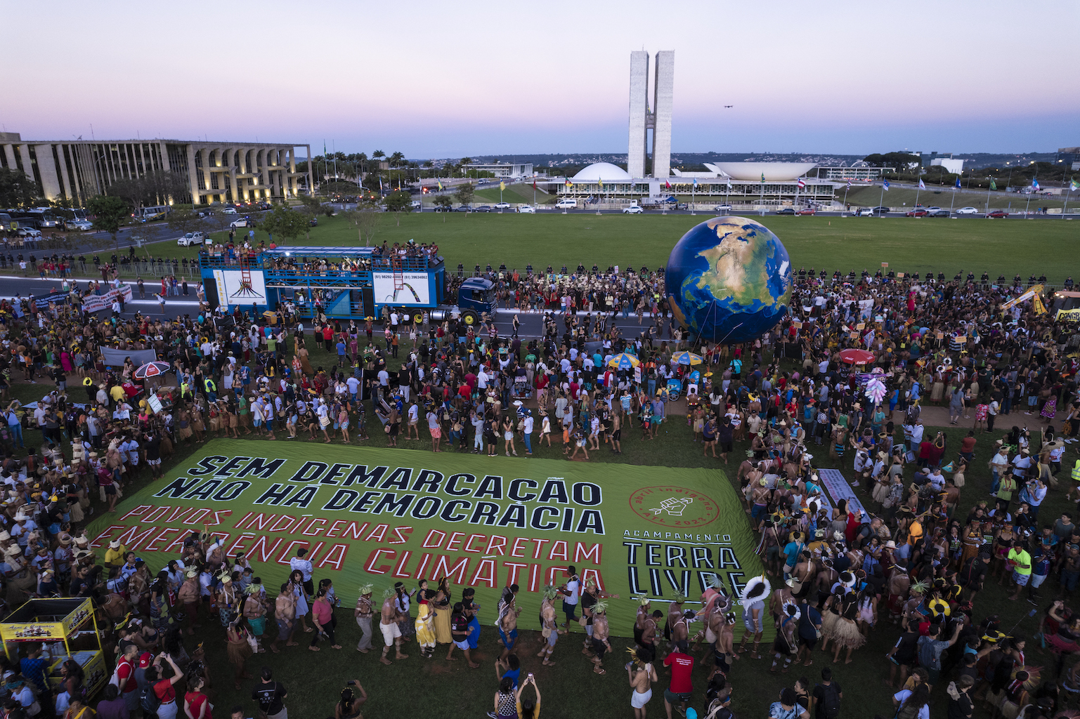 Coletivo de jovens Munduruku vai a Brasília e entrevista sua liderança ...